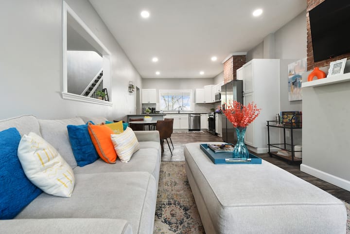 Giant Chess | Game Room | Private Deck | Fire Pit - Pittsburgh