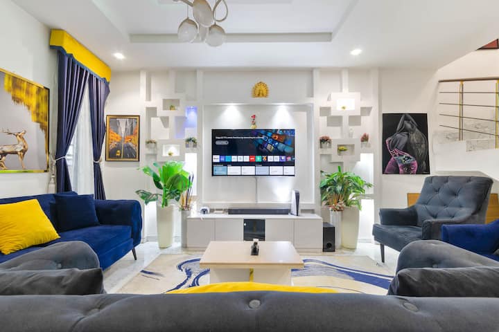 Charming 4 Bedroom Duplex Lekki- Snooker, Jacuzzi - Nigeria