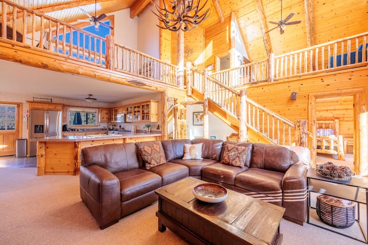 New! Bearadise ~ Log Cabin Overlooking Snow Play - 大熊湖