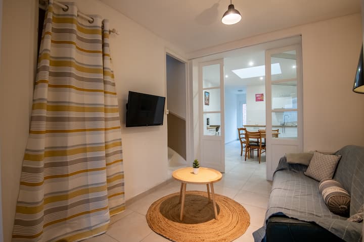 Jolie Maison, Terrasse/jardin à 2 Min Du Métro - Lille