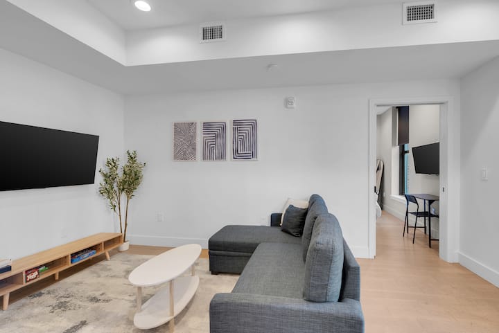 20 Min To Nyc ! 1br –Cozy Vibes Rooftop Pool Table - Newark