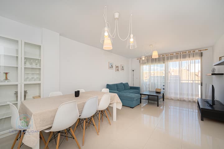 Beachside Attico 3 Bed 2 Bath - Campello, España