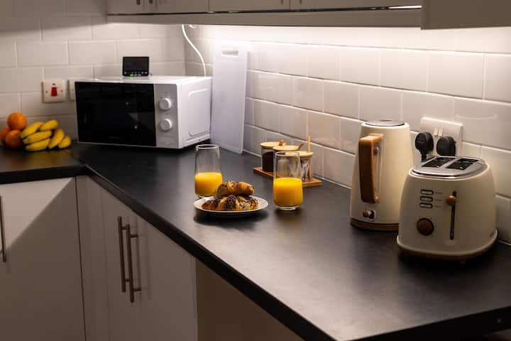 Stylish Gateway- 2 Bedroom House Near Beach - Eastbourne
