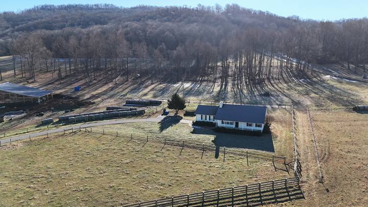 Cottage At Misty Mountain Farm - McMinnville, TN