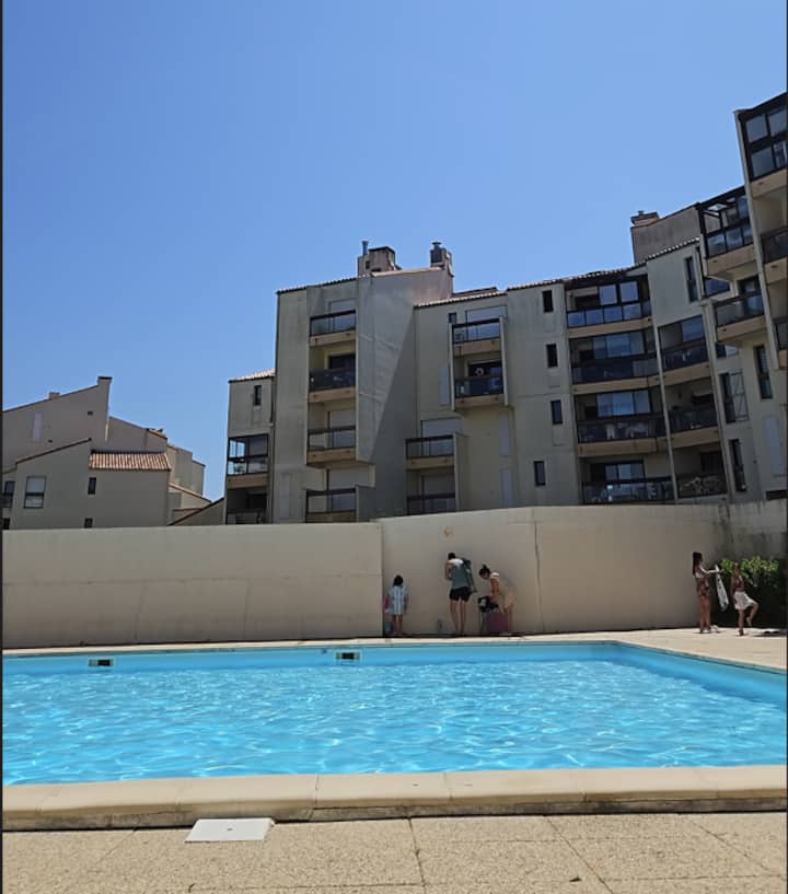 Appartement Avec Piscine Et Proche Plage - La Rochelle