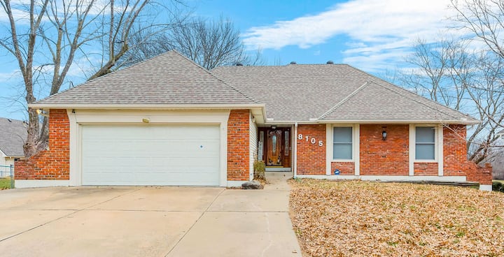 Cozy Family Fav/4bdrm2king Sleeps 12 - Kansas City, MO