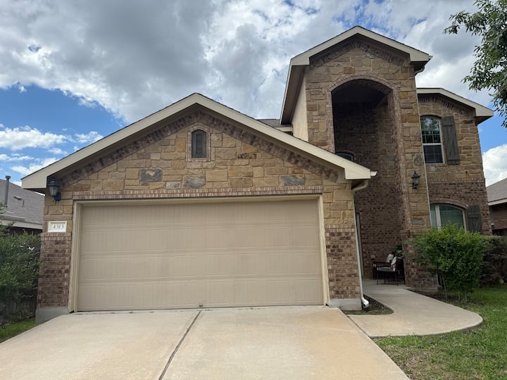 Your Entire Floor, 2 Queen Bdr, Full Bath, Living. - Georgetown, TX