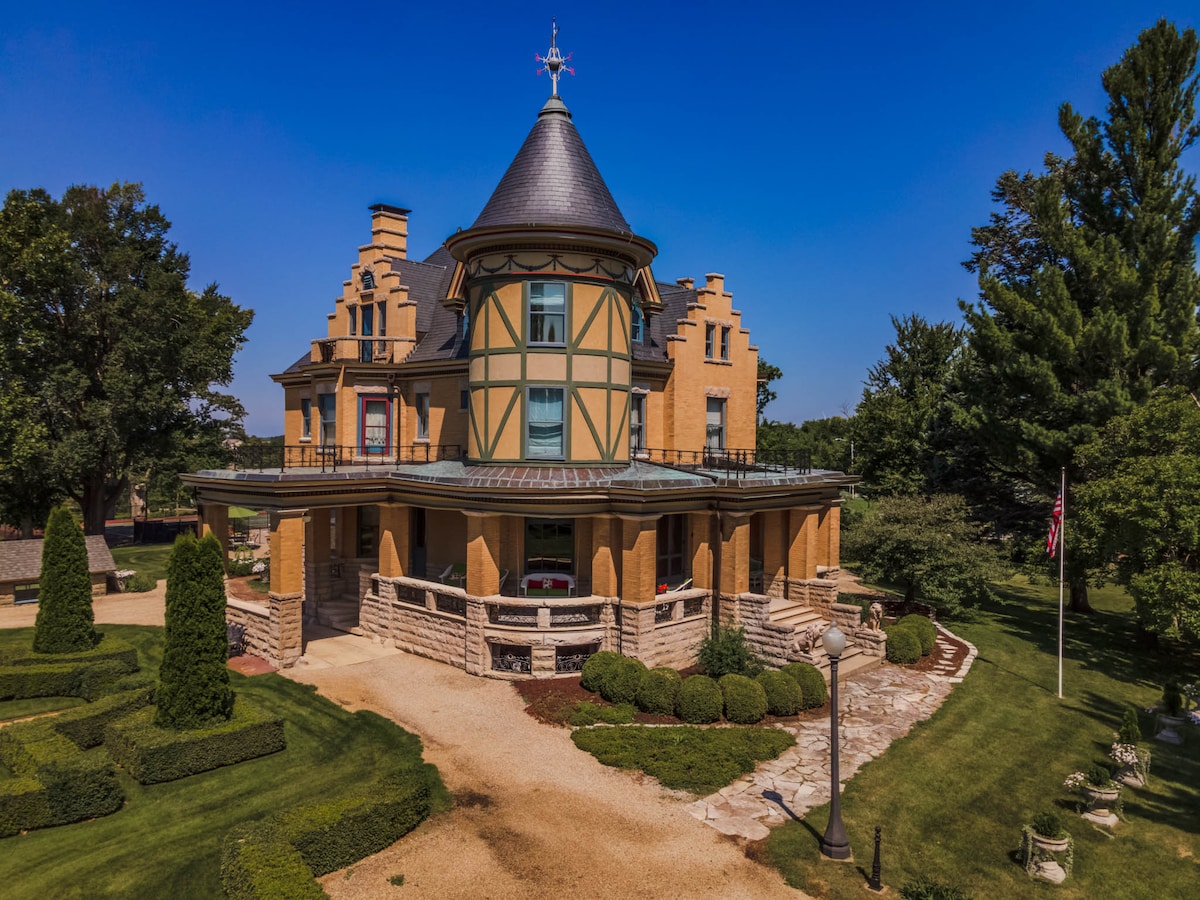 Modernized 1898 Victorian Castle - Castles for Rent in Lexington ...