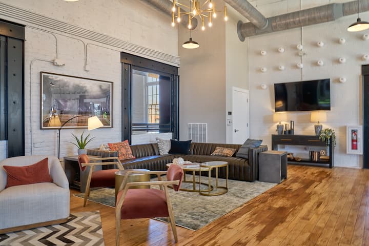 Worker's Paradise Steps From Dt Clayton - Clayton, NC