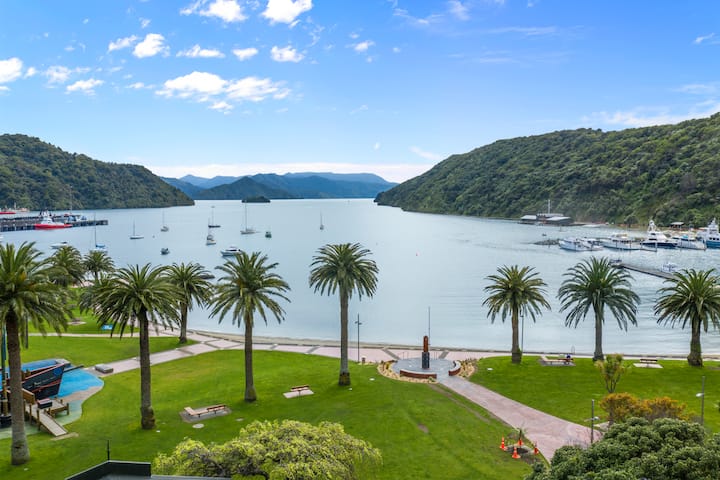 Quay Luxury Waterfront Apartment # 2 - Picton