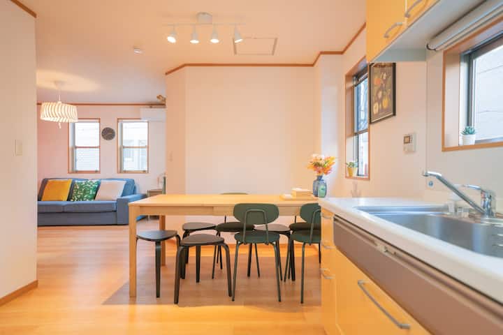 【3 Minutes To Namba & Tsutenkaku】sleeps 11 - Osaka