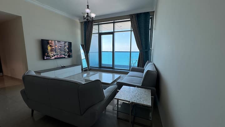 Seaview/pool/jacuzzi/gym/sauna/kfc/br/cafe & More - Ajman