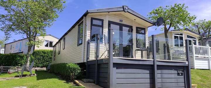 Lovely 2 Bed Caravan In Llanrug, Snowdonia - Llanberis