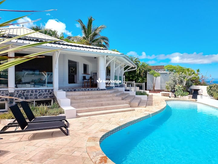 Villa Bleue - Avec Piscine Et Vue Mer - St-gilles - La Réunion