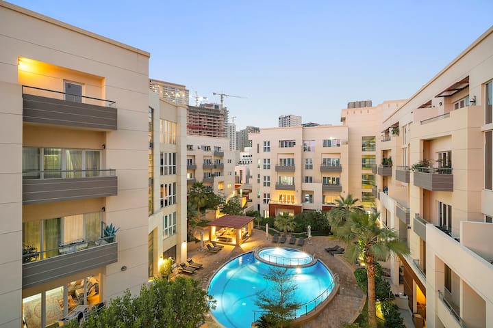 Stylish Dubai Apt W. Balcony, Gym, Pool, And Wifi - United Arab Emirates