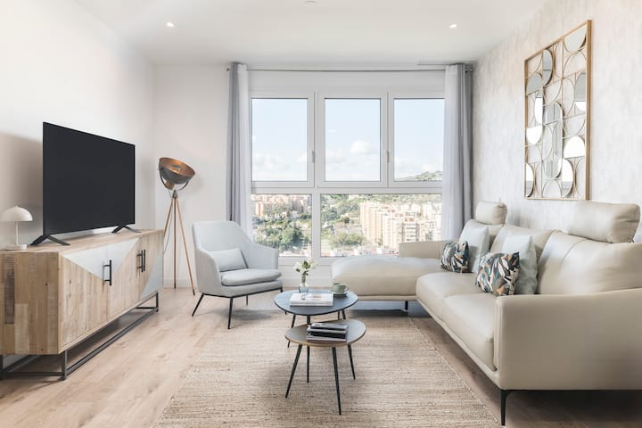 Homeclub | 17 Floor Apartment W/ Panoramic Vistas - Málaga