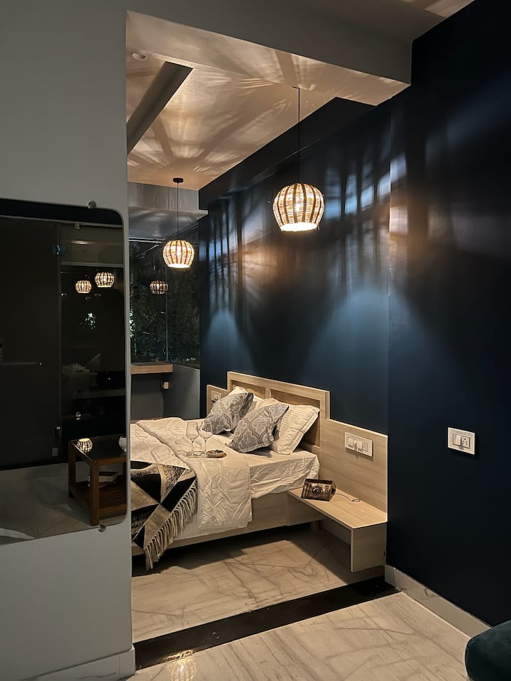 Celeste Studio With Bath Tub | Hued Udaipur - Udaipur