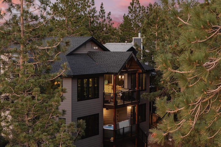 Custom Lux Lake View Cabin, Ac, Spa & Game Room - Big Bear Lake, CA