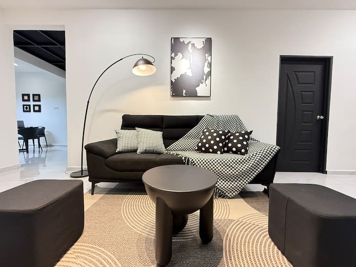 Galaria2 4br 14paxneartc, Dinosaurland, Ps4, Netfx - Kuantan