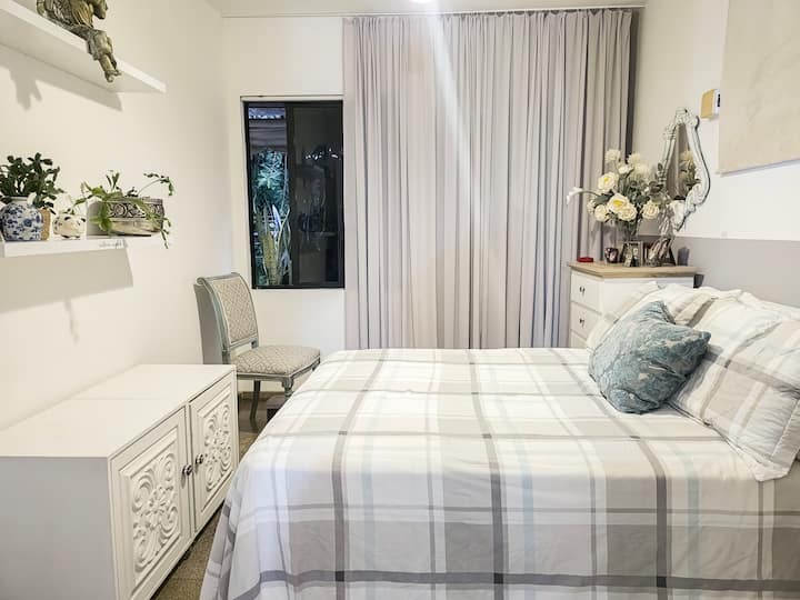 2 Quartos Na Rua Carijós - Rio Vermelho