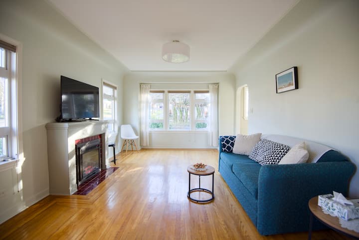 Entire Main House Near Skytrain - Vancouver