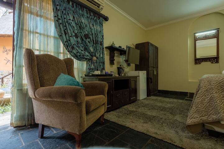 Relax @ Lapalosa Lodge Nr 7 - Centurion