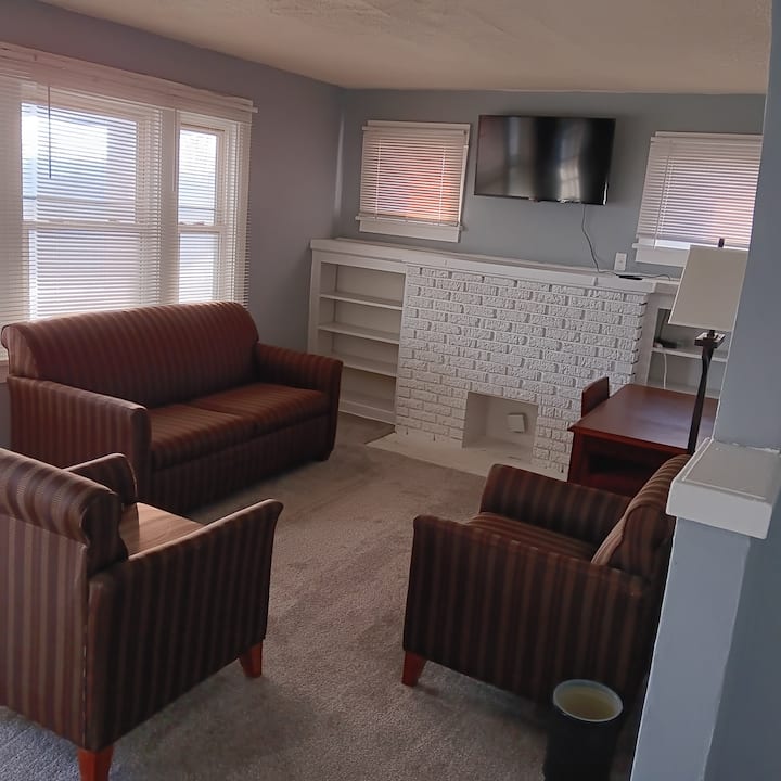 2 Br 2 Queen Beds + Sofa Sleepr Wi-fi Kitchen #27l - Northfield, OH