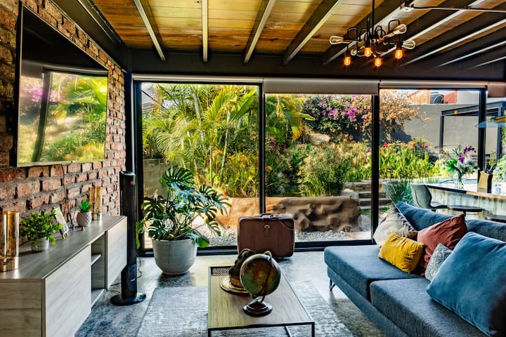 Urban Steel Retreat - Cuernavaca