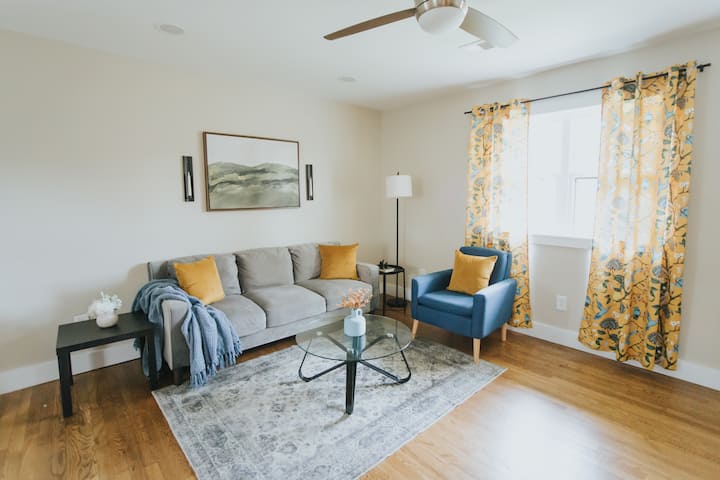 Spacious & Stylish– Near Downtown Raleigh - Raleigh, NC