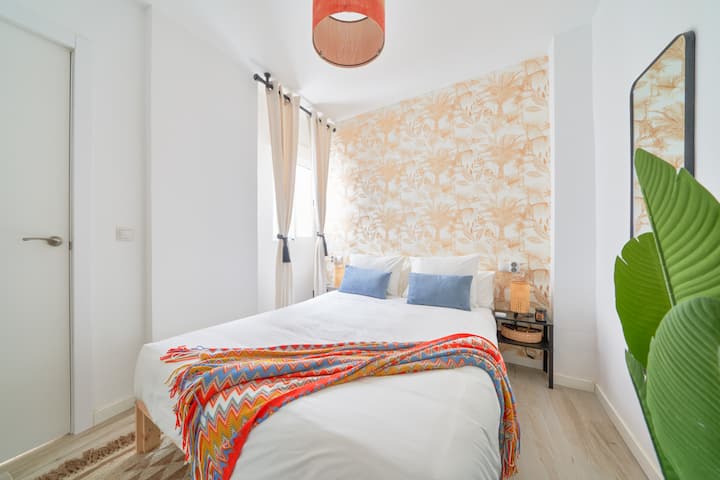 Modern Flat With Andalusian Patio, 5 Min To Center - Provincia de Málaga, España