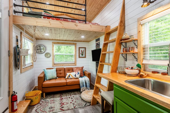 A Charming Atlanta Tiny Home - Atlanta, GA