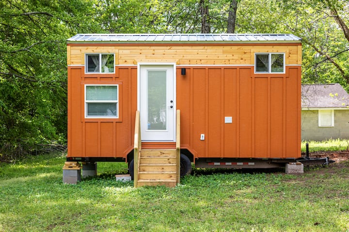 A Charming Atlanta Tiny Home - Atlanta, GA
