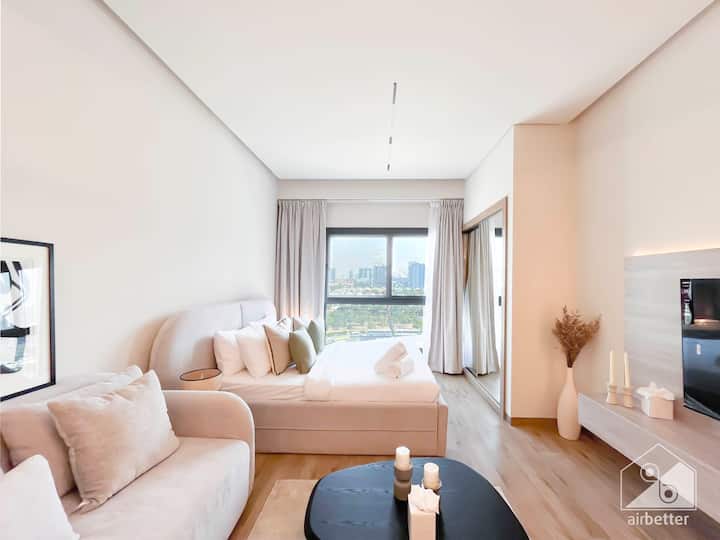 Luxurious Studio With City Views In Rokane G25 - Dubai