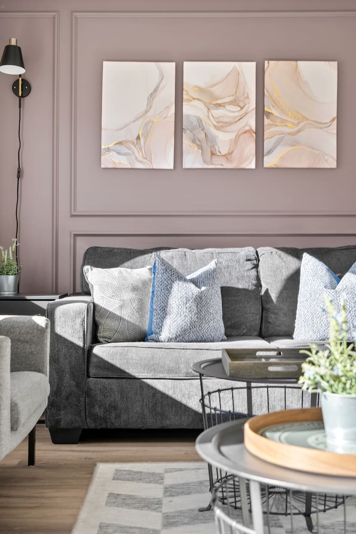 Epic Mountain View 3br Condo- Walk To Downtown - Canmore