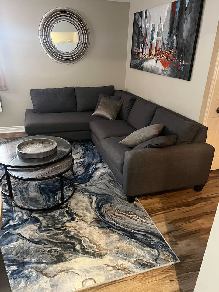 Cozy Comfort Meets City Vibes! - Waterloo