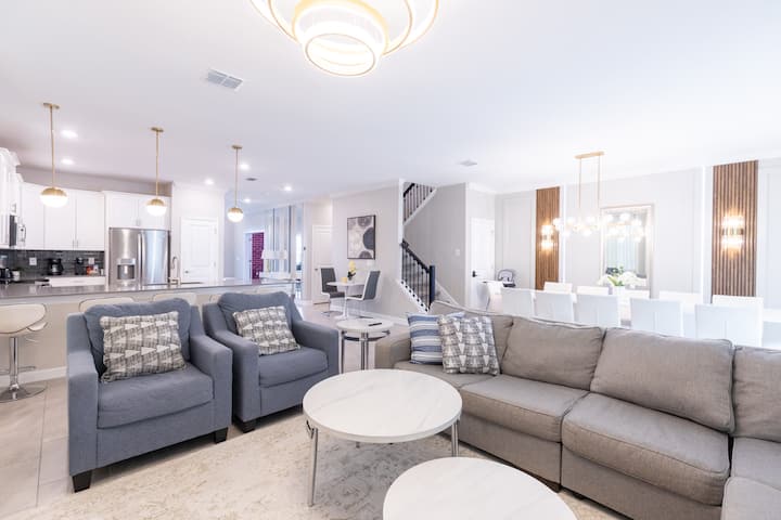 New Modern Resort Home Game Room And Theater! - Florida