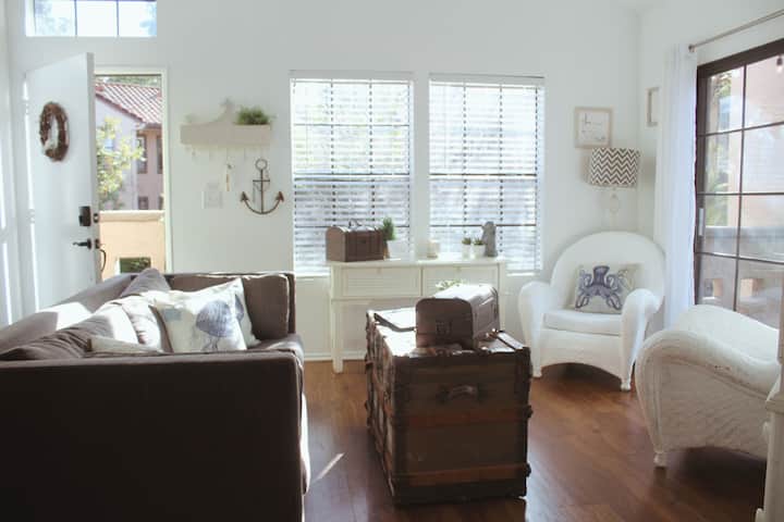 B'haven By The Beach - San Clemente Condo + Garage - Orange County, CA