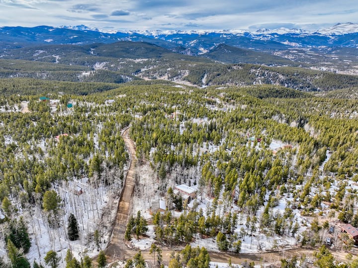 Mountaintop Mega A-frame Chalet W/ Hot Tub - Nederland, CO