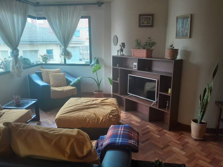 Private Room With Shared Bathroom, Sopocachi - La Paz