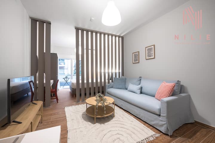 Patron | Deluxe Studio Blc, Nilie Hospitality Mgmt - Thessaloniki