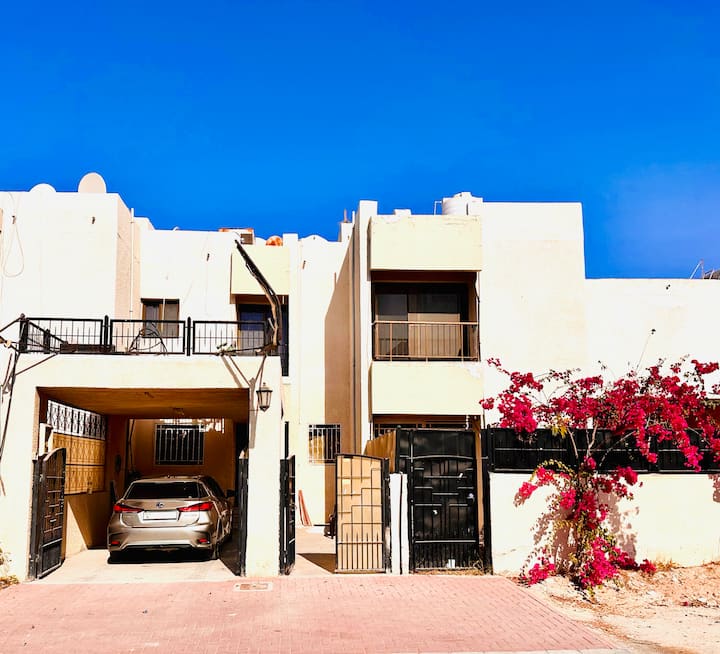 Villa Near The Beach - Sharjah