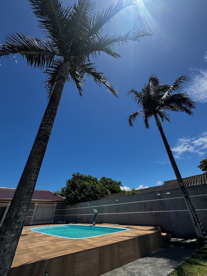 Casa Com Piscina E Sala De Jogos - Guaratuba