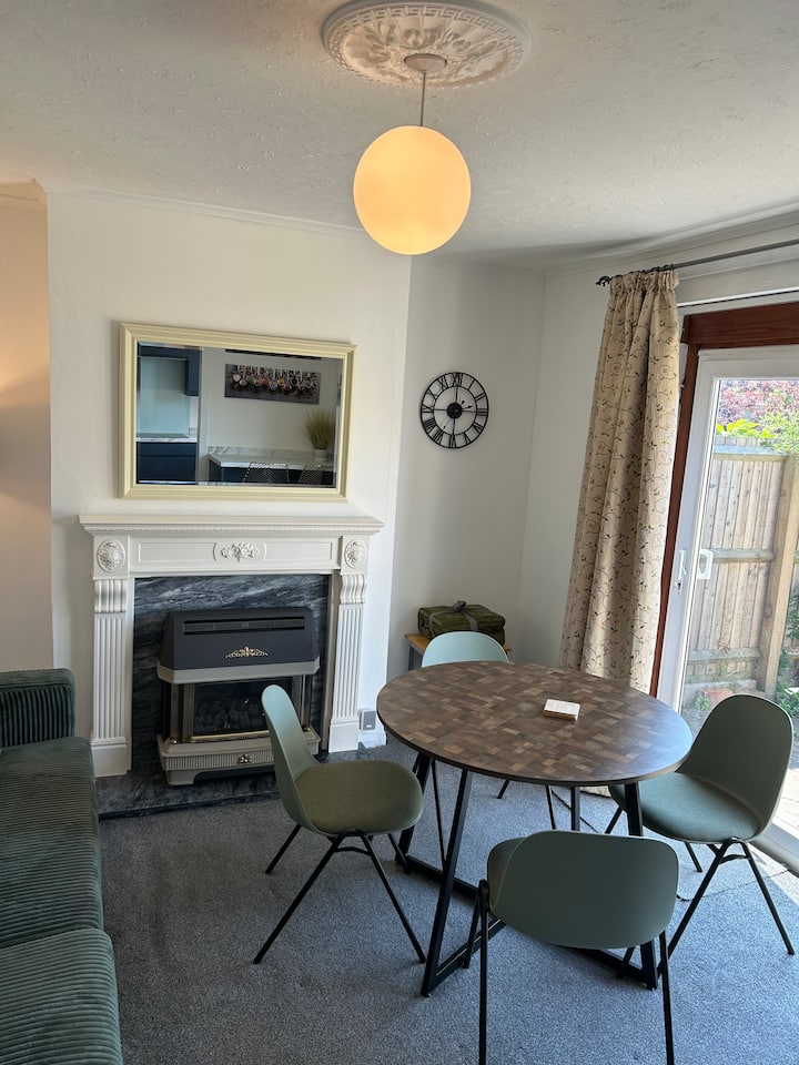 Modernised Spacious House In Filton Park - Brístol