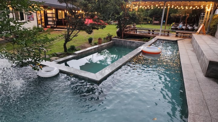 의령 자굴산사랑펜션  잔디밭 70평형 - 의령군