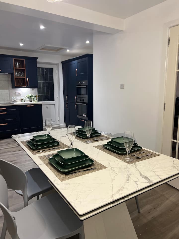 Wellbury Haven-stylish & Serene Trentham Retreat - Shropshire