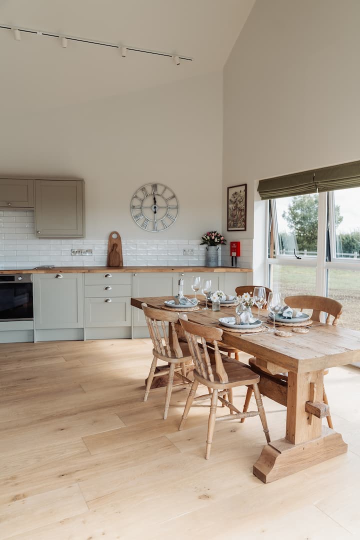 The Parlour - Devizes