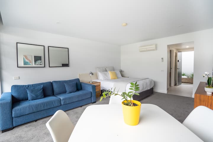 Central Charm: Fresh Studio In The Heart Of Lorne - Lorne