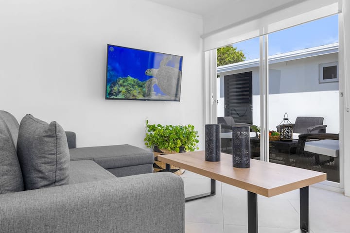 Private 3br2ba Annex W/pool ~ Walk To Palm Beach! - Aruba
