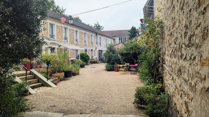 Gîte + Extérieur Dans Cour Privée Très Bien Placé - Coulommiers