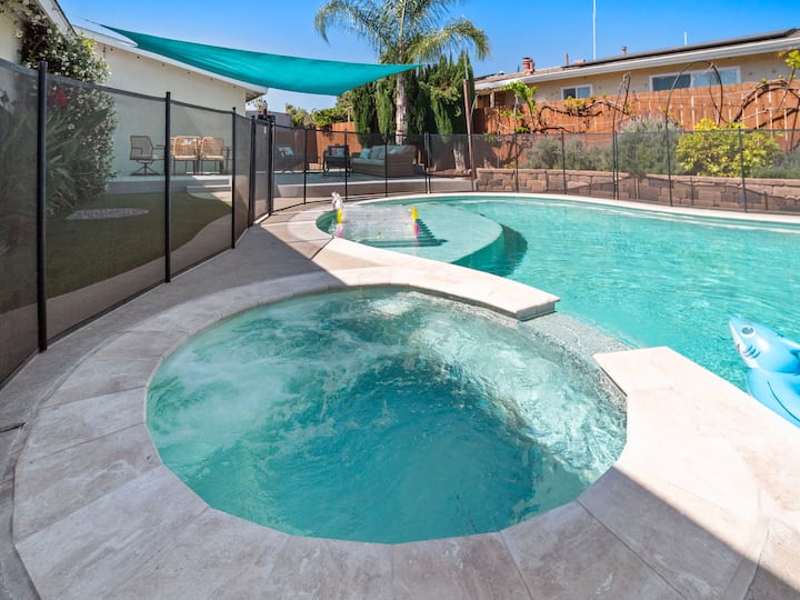 Hot Tub, Salt Water Pool, Peaceful Family Oasis - Santee, CA